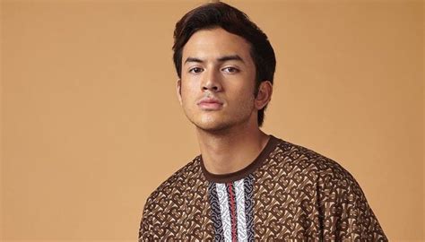 Artis Pria Paling Tampan Di Indonesia Yang Selalu Jadi Idola Wanita