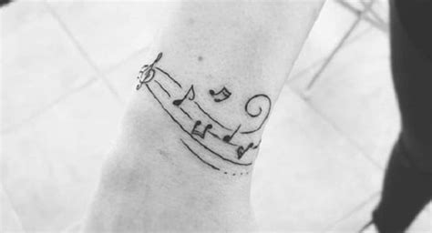 Distintos Y Originales Tatuajes Con Notas Musicales