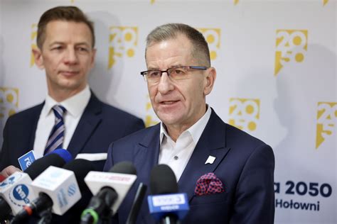 Szymon Ho Ownia Przedstawi Kandydat W Na Kandydat W W Wi Tokrzyskim