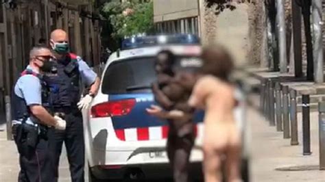 Detenido por una presunta agresión sexual tras pasear desnudo por