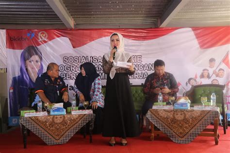 Linda Megawati Bersama BKKBN Sosialisasikan Bahaya Stunting Di Pagaden