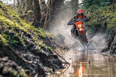 Motorrad Vergleich KTM 500 EXC F SIX DAYS 2023 Vs KTM 450 EXC F SIX