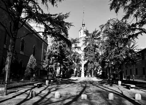 La Plaza de las Bernardas en blanco y negro Alcalá Hoy