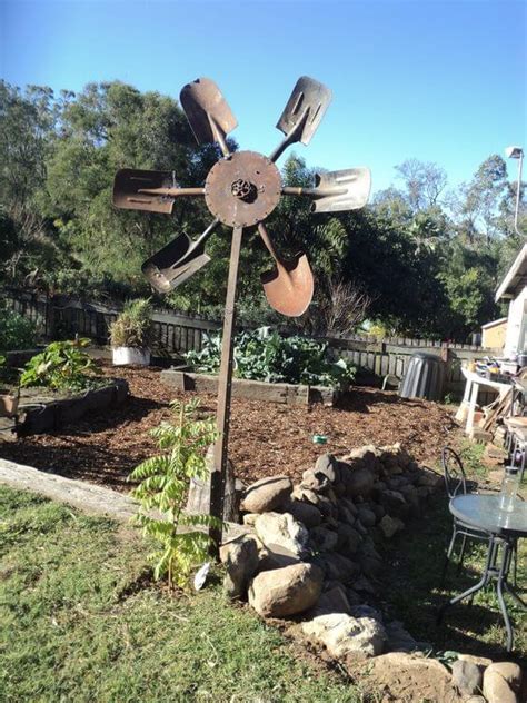 Diy Rusty Garden Junk Ideas
