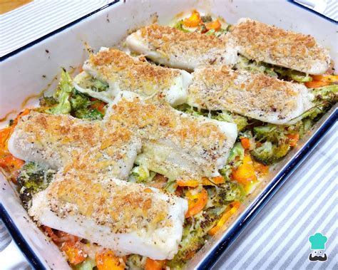 Filé de merluza no forno fit e deliciosa legumes e crosta crocante