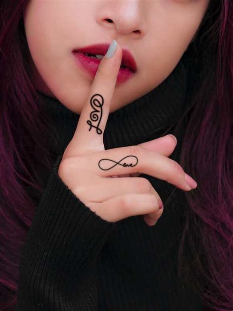 Sticker De Tatouages 1 Feuille Avec Motif Cœur Tatouages Temporaires