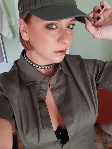 TW Pornstars Goddess Brianna Brianna Beach Twitter Ready To Hunt