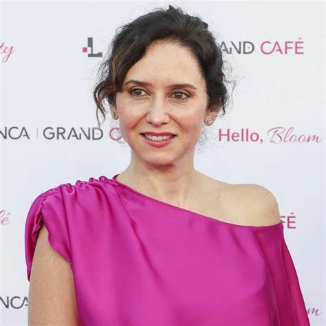 Isabel D Az Ayuso Arrasa Con El Vestido De Invitada Perfecto Mujerhoy
