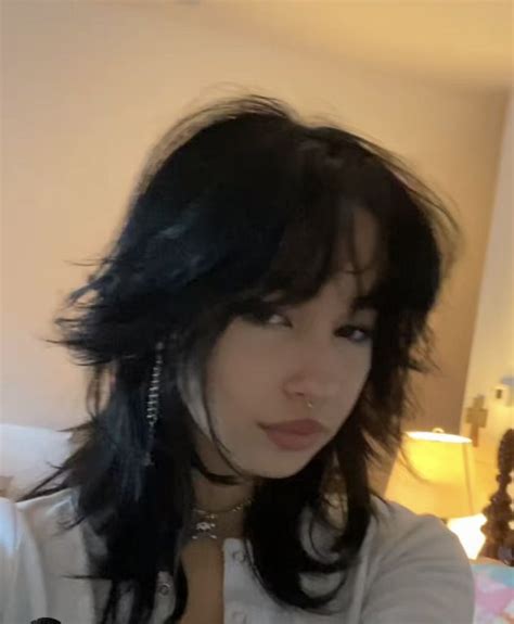 Trendy Wolf Cut Hairstyle For Women Effortless Chic And Edgy Vibes