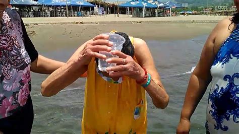 Mi abuela se baña en el mar YouTube