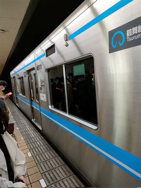 呪い名古屋市営地下鉄鶴舞線 原駅で車両故障鶴舞線に生殺与奪の権を握られてる乗客が2日連続3回目の遅延に巻き込まれまた運転見合わせしてる