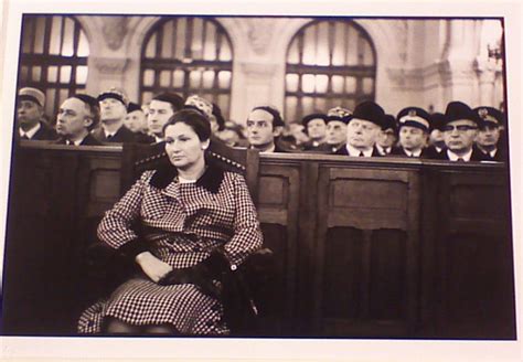 Simone Veil commémoration de la libération d Auschwitz Synagogue rue