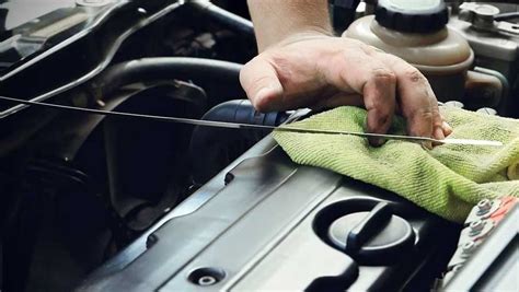 Comment vérifier le niveau d huile de votre voiture