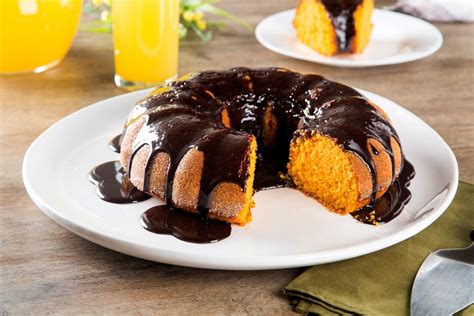 Receita De Bolo De Cenoura No Liquidificador Calda De Chocolate