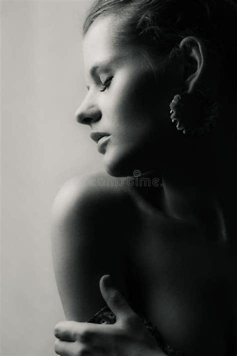 Fille rousse sensuelle nue photo stock Image du beauté 52852188