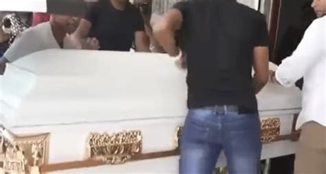 El grito desesperado de la madre de Chantal Jiménez en su funeral