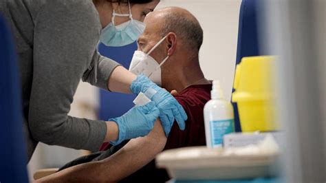 Sanidad lanza la campaña Yo me vacuno seguro La Nueva España
