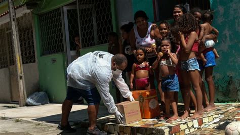 Em tempos de Covid 19 a favela é pela favela