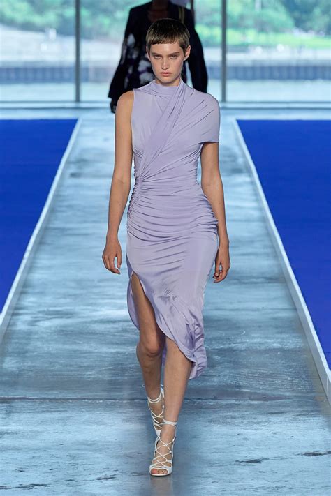 Vestidos de moda para Primavera Verano 2023 Todos los diseños en