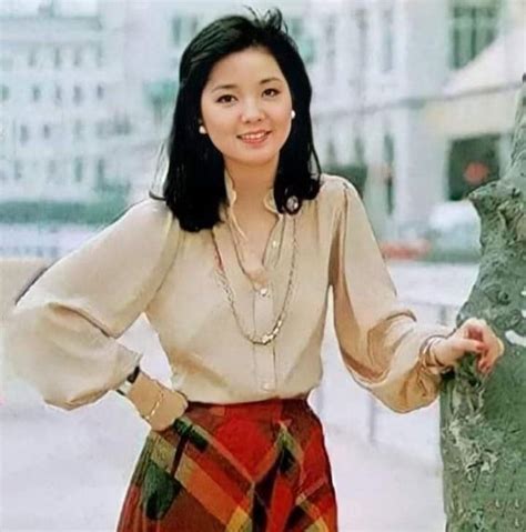 Pin on ᵗᵉʳᵉˢᵃ ᵗᵉⁿᵍ Teresa teng Fashion Women