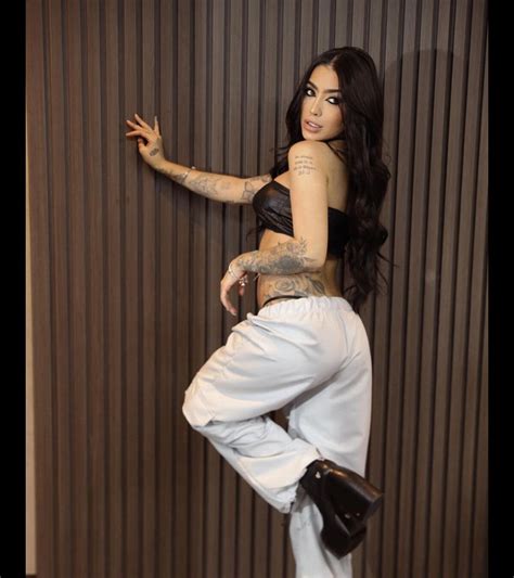 Foto MC Mirella Chegou A Ficar No Top 1 Do OnlyFans Purepeople
