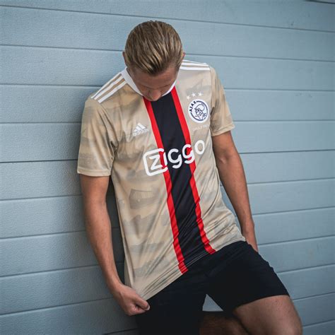 Ajax En Daily Paper Ontwerpen Het Ajax 3e Shirt 2022 2023