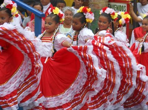 Nicaragua Mia Dance Troupe Extraordinaire San Juan Del Sur Go Blue