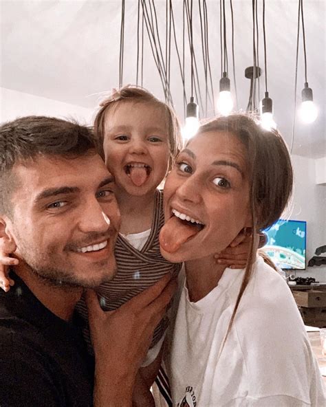 Mi Piace 153 Mila Commenti 289 BEATRICE VALLI Vallibeatrice