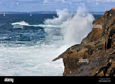 Waves Crashing Cliff Hi Res Stock Photography And Images Alamy