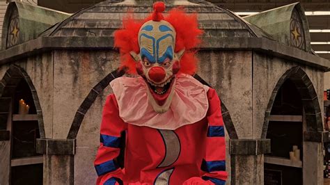 Killers Klowns From Outer Space Slim Animatronic Store Demo Spirit