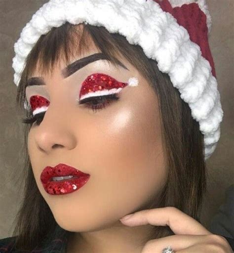 Gorgeous Christmas Makeup Ideas To Try In Christmas Eye