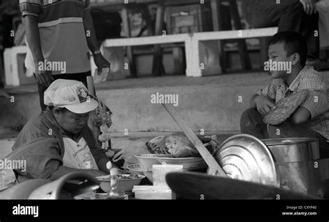 Damnoen Saduak Floating Market Thailand Stock Photo Alamy