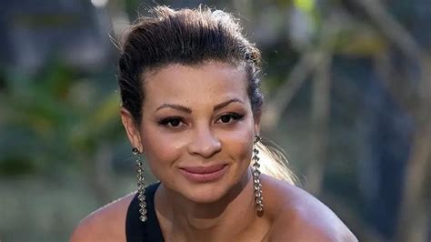 Por que marido de Walewska não compareceu no funeral da ex jogadora de