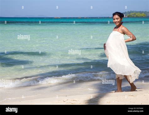Pregnant Thai Woman Hi Res Stock Photography And Images Alamy