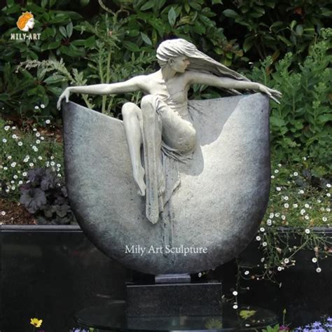 Wholesale Art Deco Lifesize Grace Female Art Nude Woman Bronze Garden