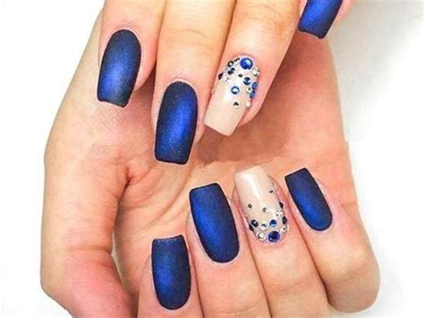Descubrir 80 imagen uñas azules con diseño Viaterra mx