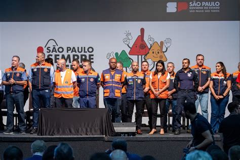 Defesa Civil de São Sebastião é homenageada no lançamento da campanha