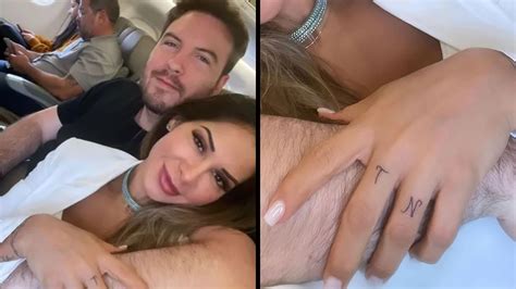 Maíra Cardi faz tatuagem em homenagem ao namorado Thiago Nigro depois