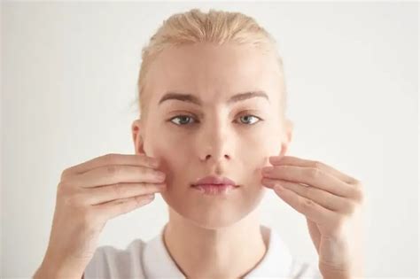 Yoga facial Qué es Beneficios y Ejercicios Fáciles para Hacer en Casa