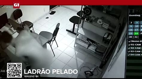 G1 em 1 Minuto Paraíba Vídeo mostra homem pelado furtando ferramenta