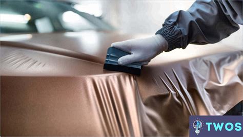 Cómo quitar las burbujas de la envoltura de vinilo del coche Twos