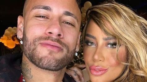 Rafaella Santos Posa Filho De Neymar Em Iate Em Ibiza Luxo