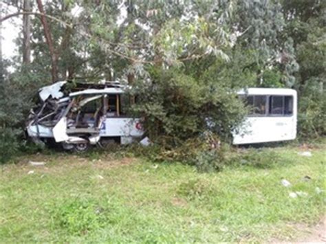 G1 Colisão entre ônibus e caminhão deixa mortos e feridos em Guaíba