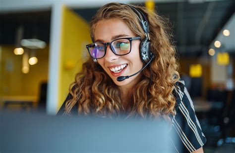 Fiche métier hotliner études salaire et compétences 2025