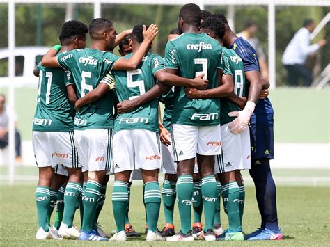 Sub 15 e Sub 17 do Palmeiras avançam e fazem clássicos na final do