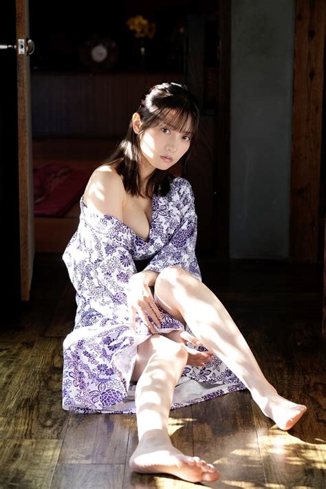 桃月なしこしっとりとした儚いイメージのグラビア ヤングキングBULL表紙登場 GirlsNews