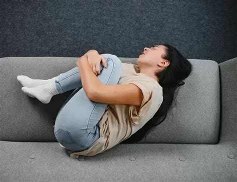 Ovulación dolorosa y náuseas Feminiza