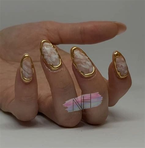 Uñas con Relieves Manicura de uñas Uñas con relieve Uñas