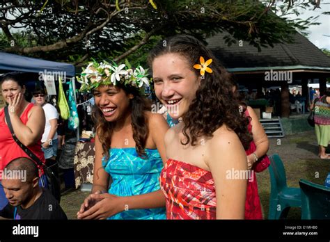 Filles Polyn Siennes Banque De Photographies Et Dimages Haute