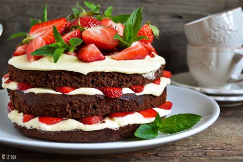 Naked Cake Rezept Naked Cake Schoko Erdbeere Kribbelbunt